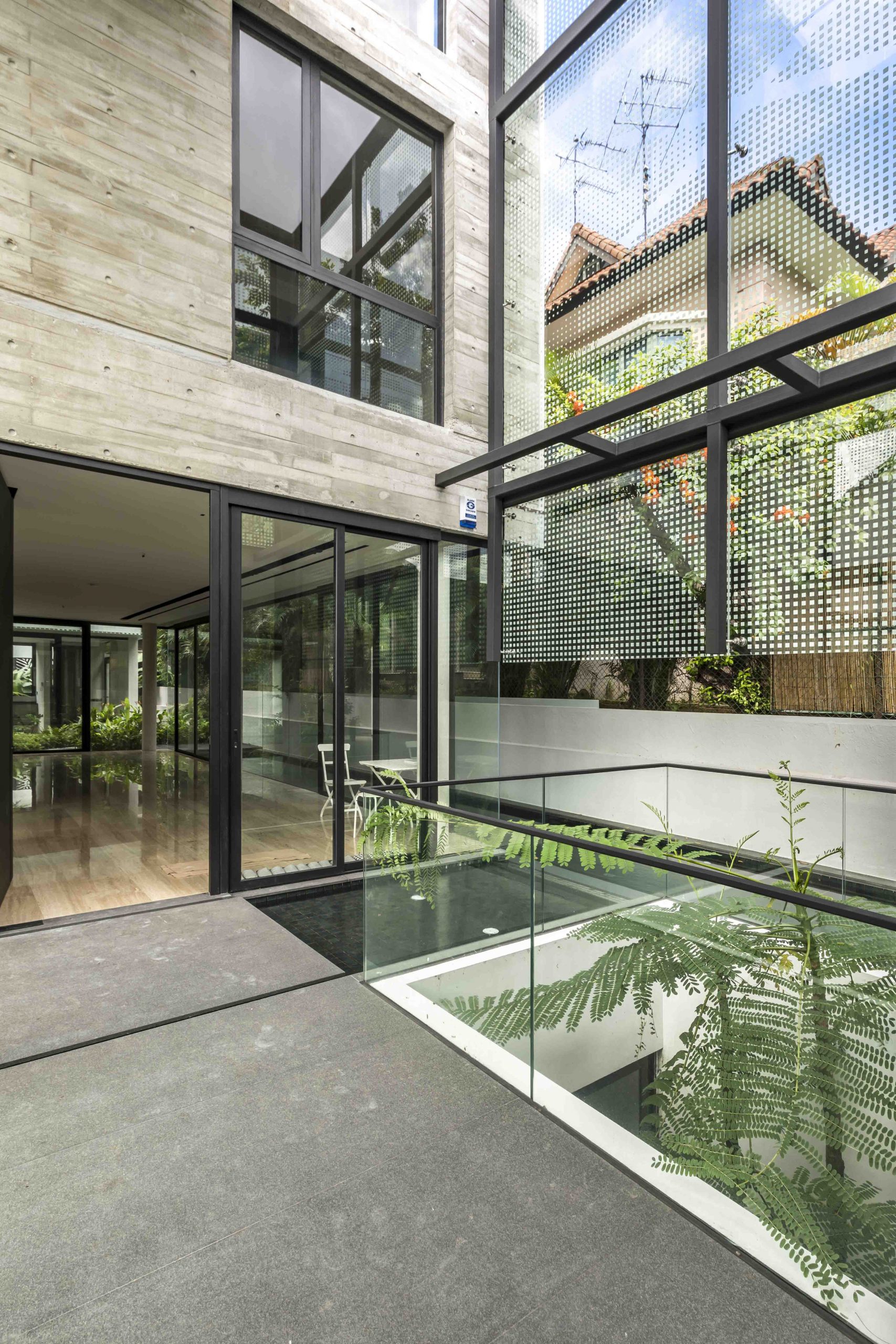 GLASS HOUSE – JALAN PANDAN – Edmund Ng Architects