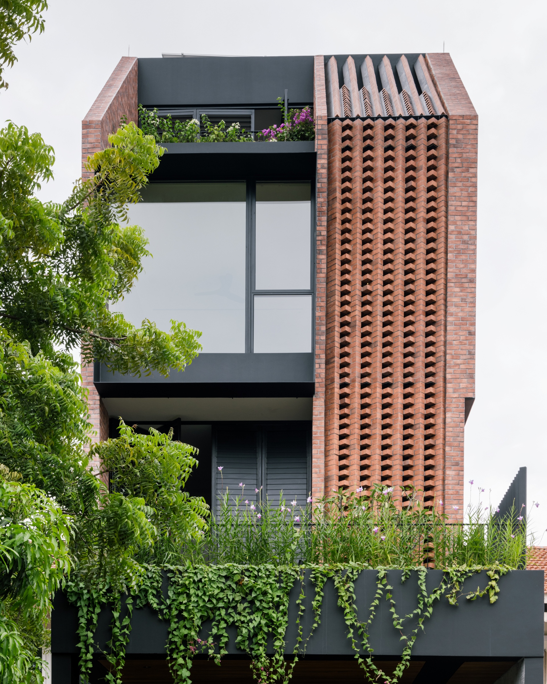 Layer House – Edmund Ng Architects