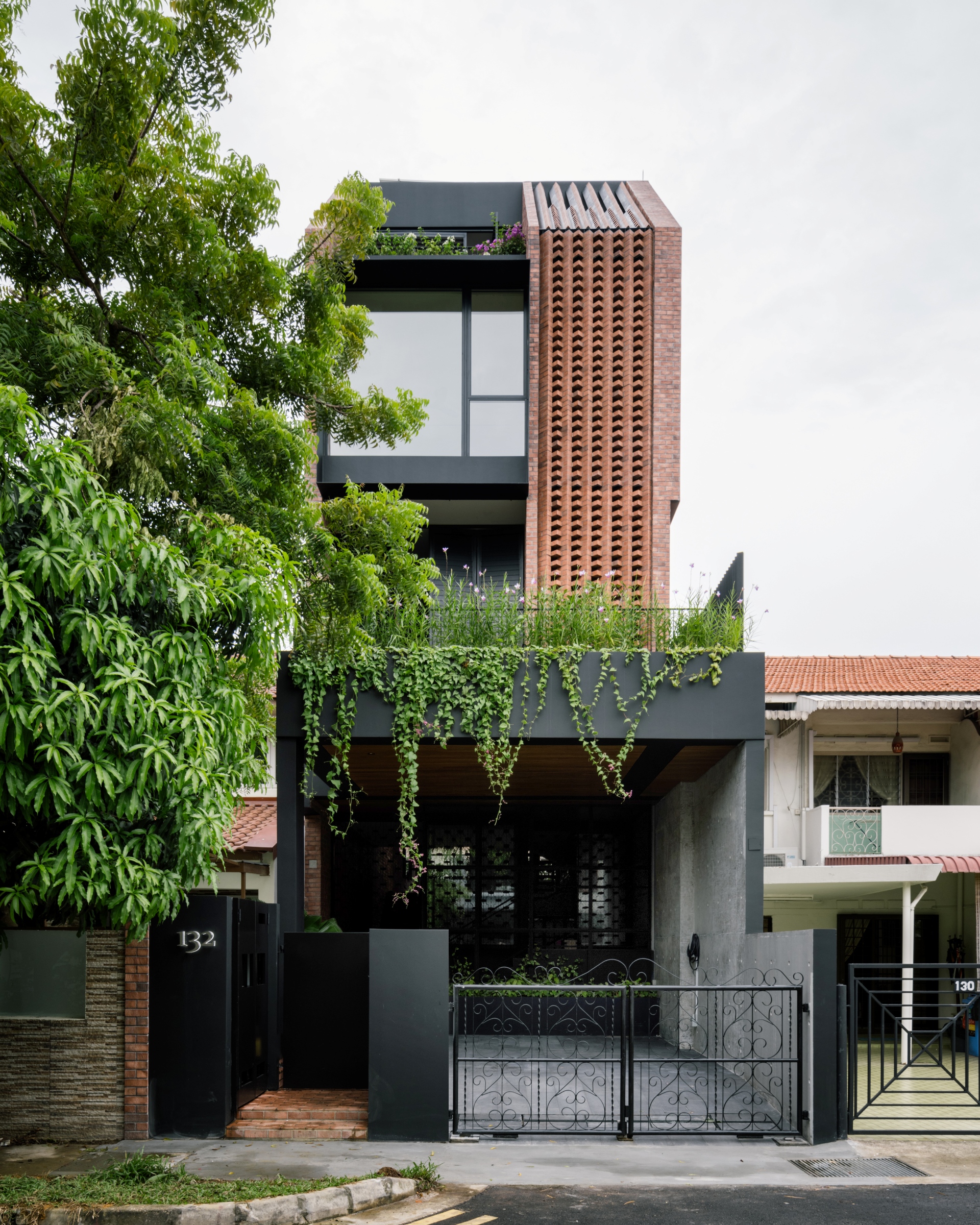 Layer House – Edmund Ng Architects