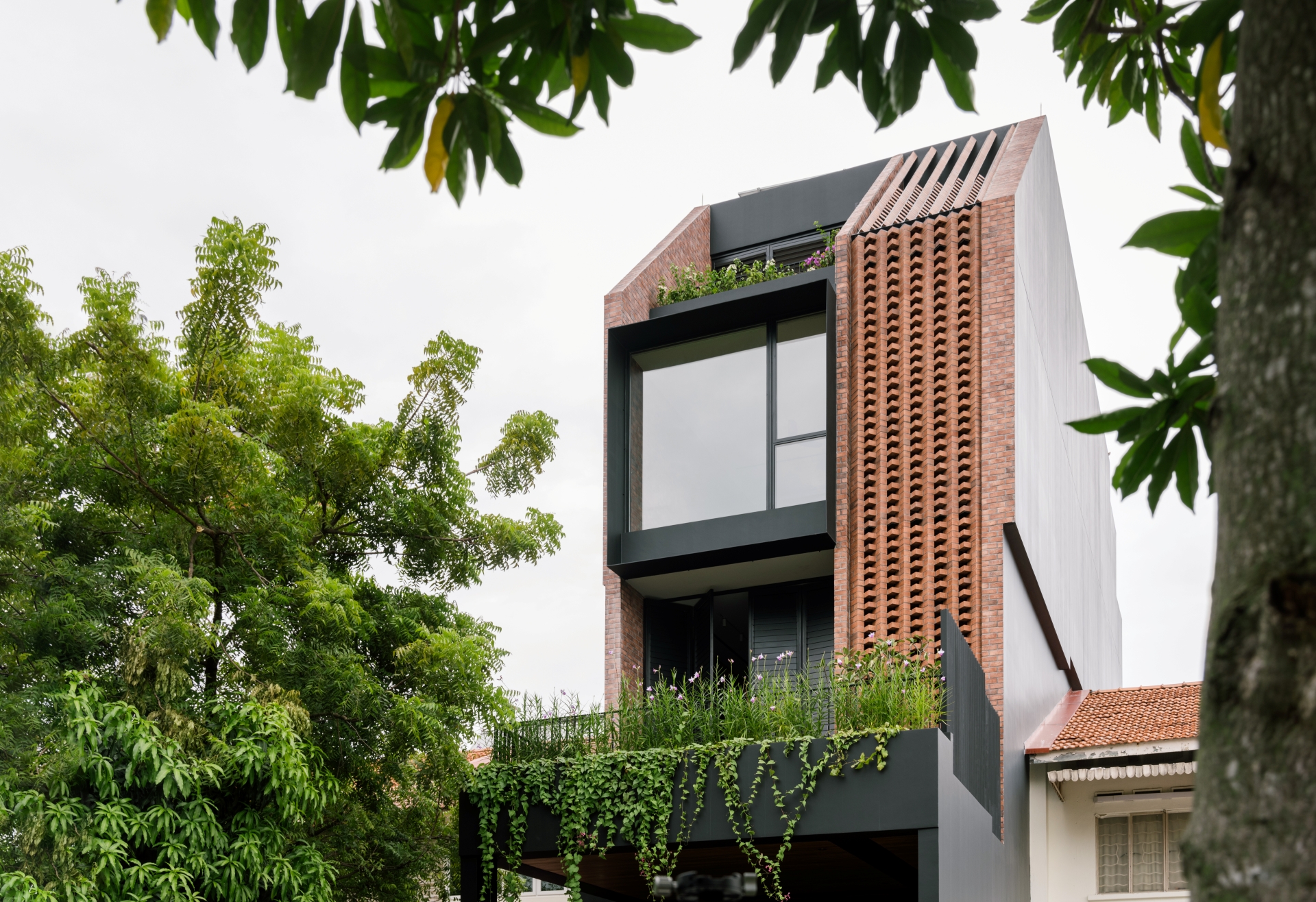 Layer House – Edmund Ng Architects